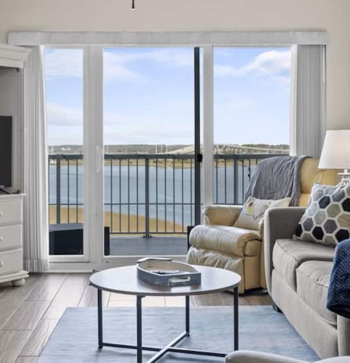 On The Water W/pool, Jacuzzi, & Gym!walk To Beach! - Atlantic Beach, NC
