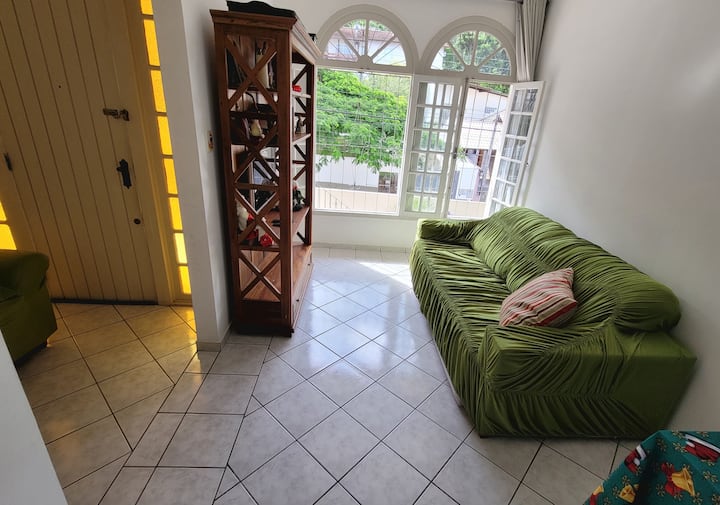Casa Ampla Próxima A Beira Mar De Florianópolis - Florianópolis