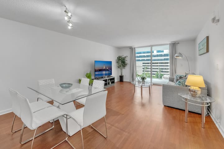 Breathtaking Condo | Club At Brickell Bay 16 Floor - Miami