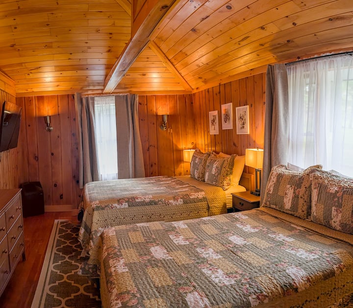 Newly Renovated_pet Friendly_cabin 18 - Bar Harbor, ME