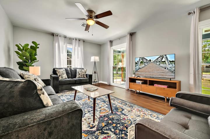 Sanger Suite | New Midterm Ready | Baylor/silos - Waco, TX