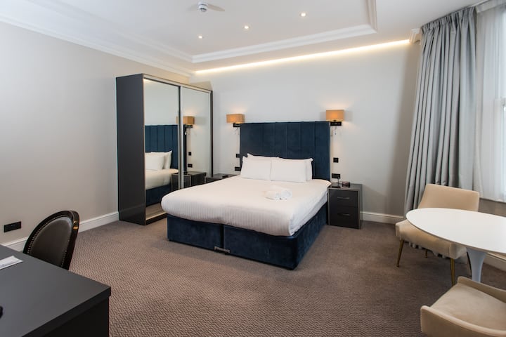 Best Western Lower Ground  Studio Apartment - London