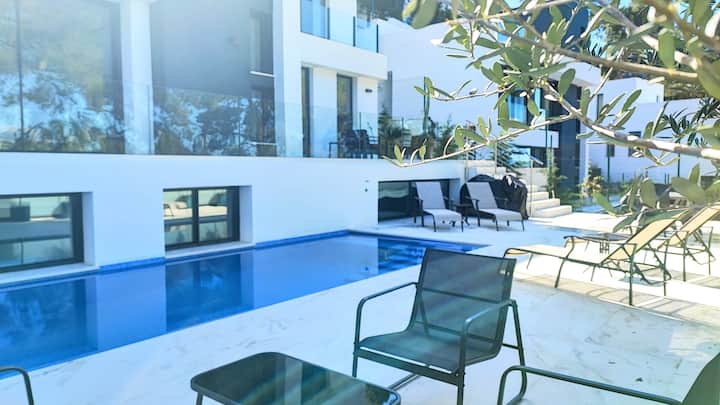 Villa Pinares De San Antón Sea,city&mountain Views - Provincia de Málaga, España