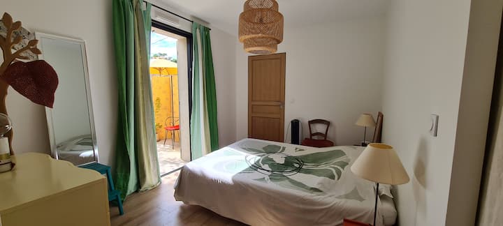 Jolie Chambre Avec Extérieur - Lourmarin