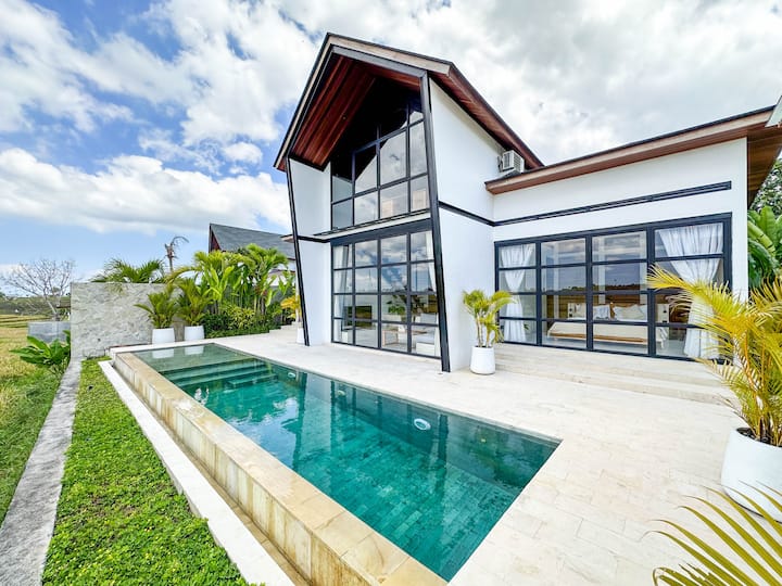 Tranquil Modern Villa In The Heart Of Ricefields - Tabanan