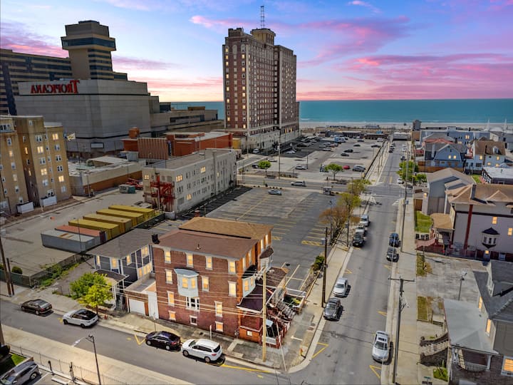 8br, 4-floor Gem By Tropicana, Beach Boardwalk - Atlantic City, NJ
