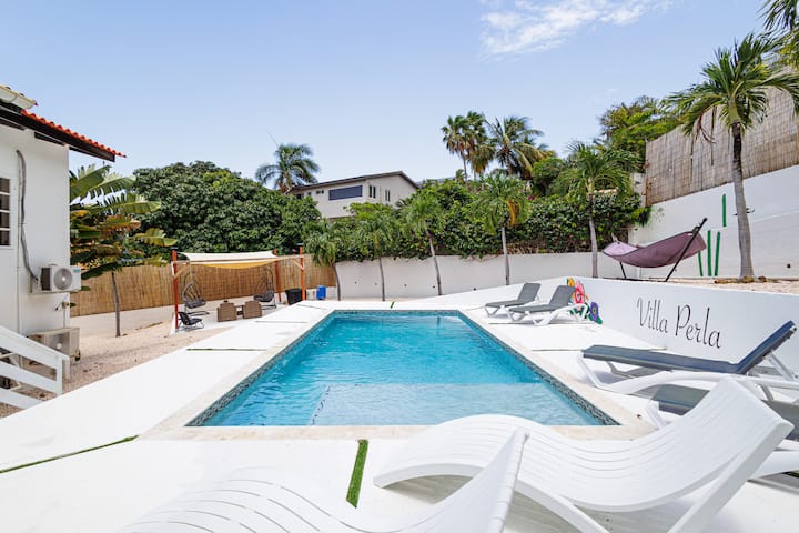 Luxury Villa & Apartments (10p) Near Mambo Beach - Curaçao