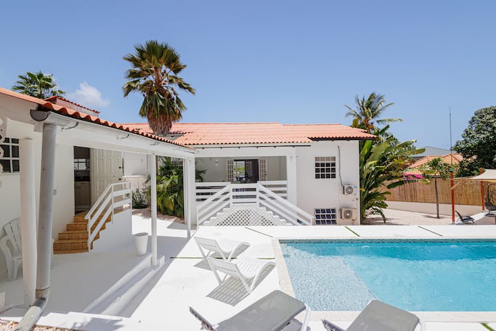 Charming Apartment With Pool Close To Mambo Beach - Curaçao