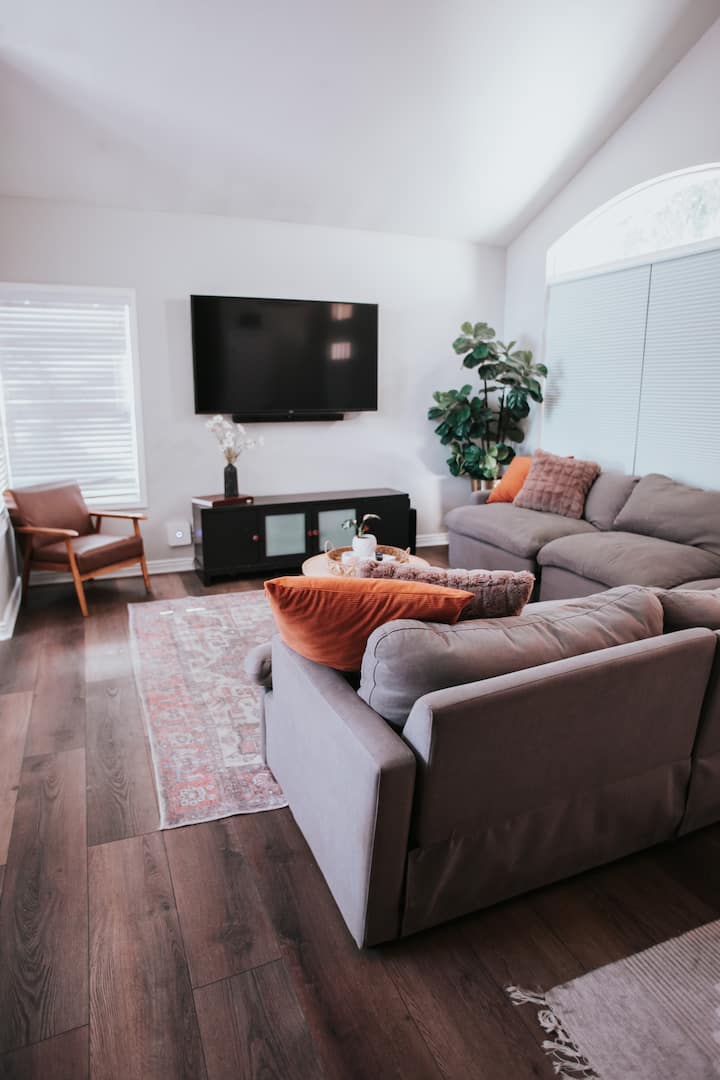 The Lakes Family Home - Menifee, CA