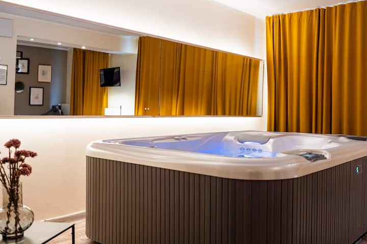 Urban Retreat Apartment | Whirpool | Top Lage - Cologne