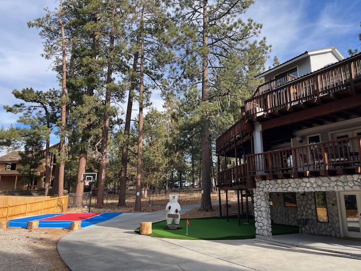 9 Bedroom, 13 Beds -2 Gamerooms, Basketball & Golf - Big Bear Lake, CA