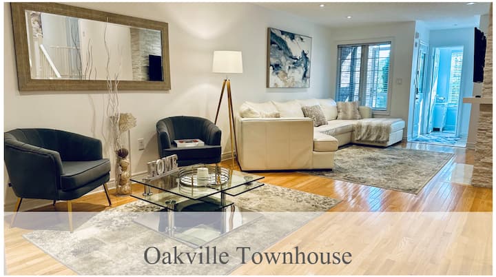 Family-friendly 4 Bedroom 3.5 Bath Townhouse - Oakville