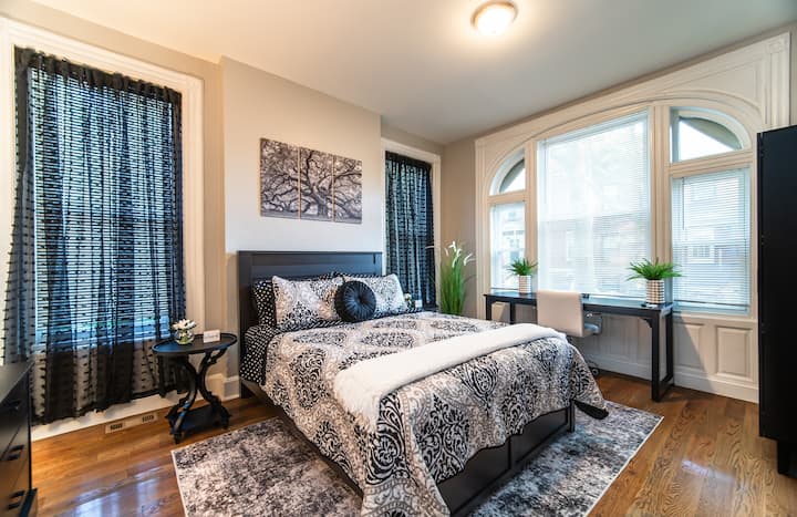Modern Stylish Stay - New Haven, CT