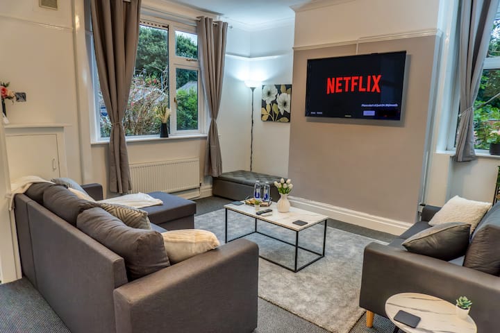 Crew Quarters: Your Ideal Stay In Bury - Bury