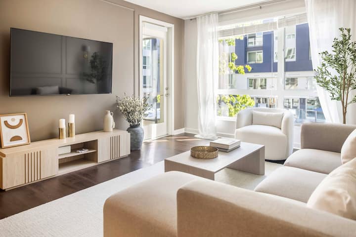 Casa Amalfi® Designer 2br Condo W/ Gym, Pool - Irvine, CA