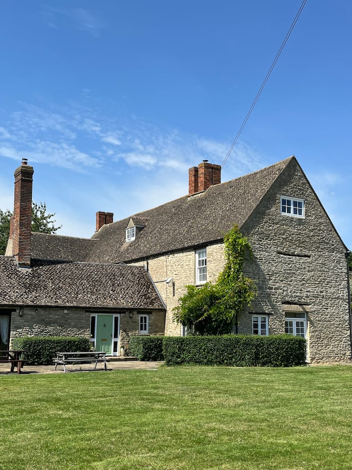 Georgian Manor House In A Canal-side Hamlet - Oxford