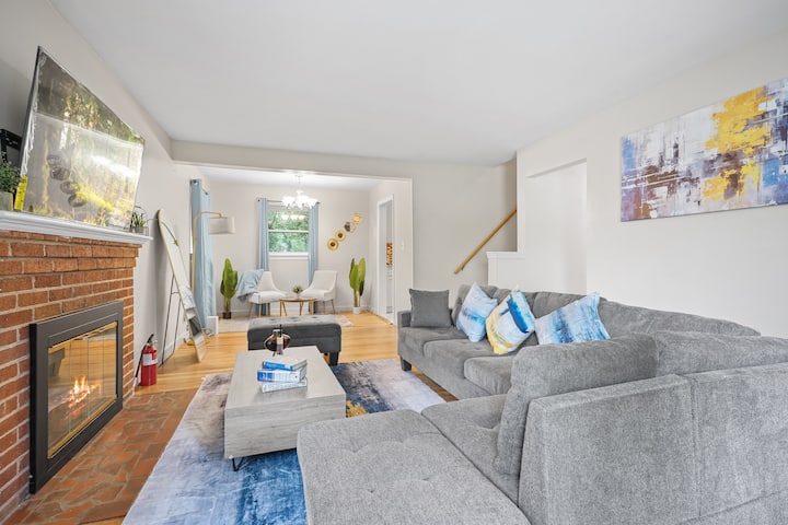 Stunning 5br Retreat Minutes To Dc W/home Theatre - Arlington, VA