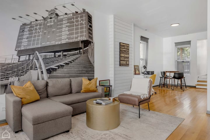 High Ceilings, Patio, Location! - McKinley Park - Chicago