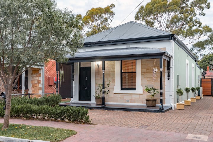 1880’s Cottage Near Showgrounds - Marion