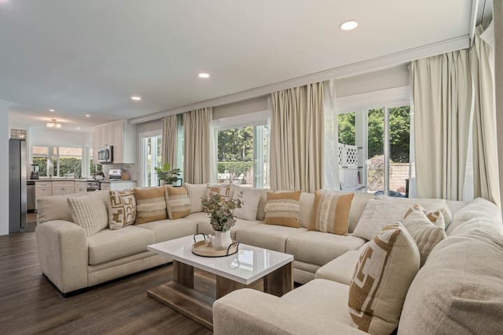 177 | *Upscale Modern Home| Pool | Spa | Pingpong - Santa Clarita, CA