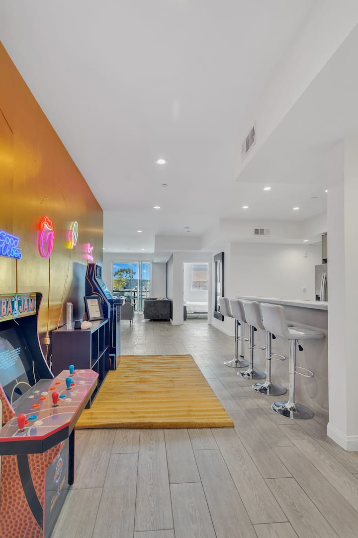Luxe Condo: 10min To Lax ,Beach ,Intuit & Crypto! - Los Angeles Airport (LAX)