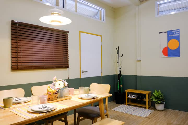 Bts Taksin & Sathon Pier, Cozy 2-story House - Bangkok