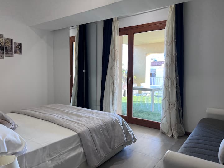 Smeralda Flats, 2 Camere Ampio Terrazzo & Parking - Olbia