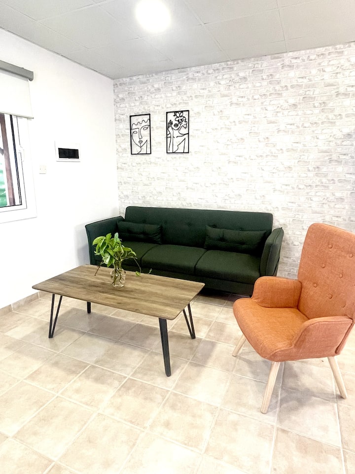 Cosy Refurbished Apt|city Centre - Меса Гитонья