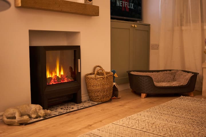 Modern Calm Cottage  Sleeps 3 Near Alton Towers - Alton