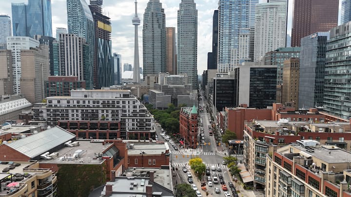 Lively Area Family Size Walk To St Lawrence Market - Toronto, ON