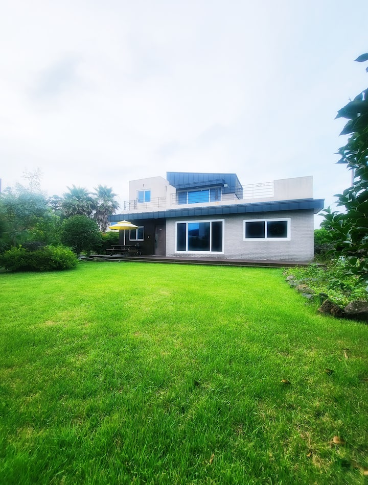 [서귀포] 넓은 마당 아가들과 바베큐, 안전하고 쾌적한 실내 조용한꿀잠 깨끗한침구 - Corea del Sur