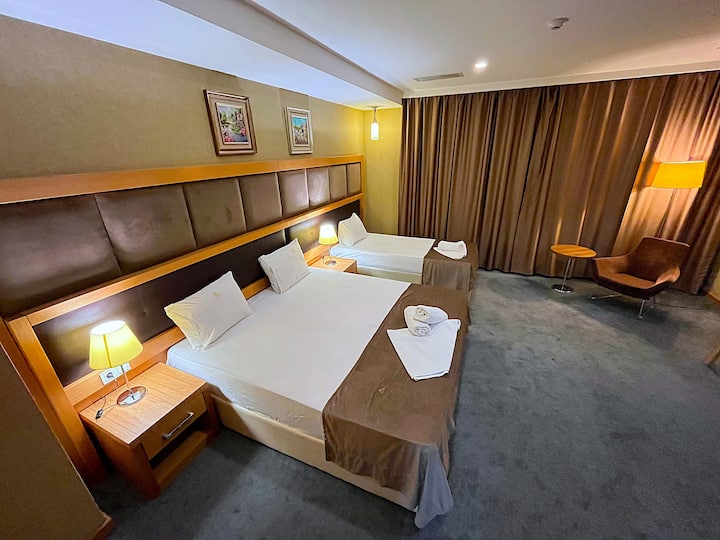 Triple Room In Gm City Hotel With Free Breakfast - 巴庫