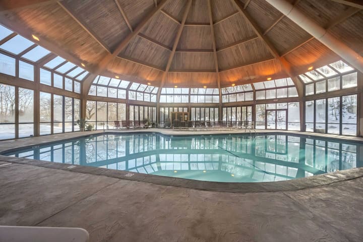 Modern Comfort, Mountain Vibes! Pool! - Tannersville, PA