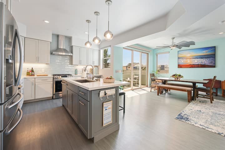 Amazing Pacific Beach Luxury Townhome Bay Views - San Diego, CA