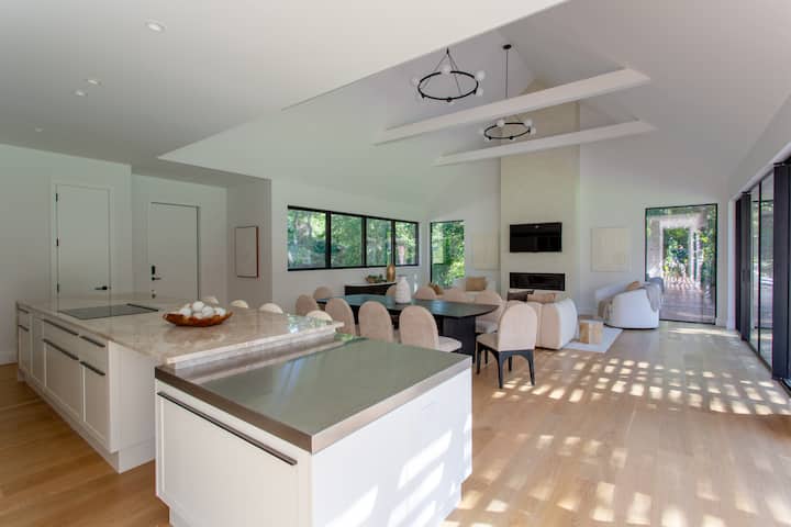 Bridgehampton Home & Separate Cottage Built 2024 - Sag Harbor, NY