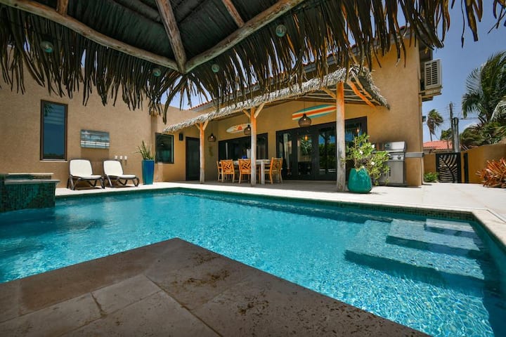 New Listing - Private Paradise - Great Location - Aruba