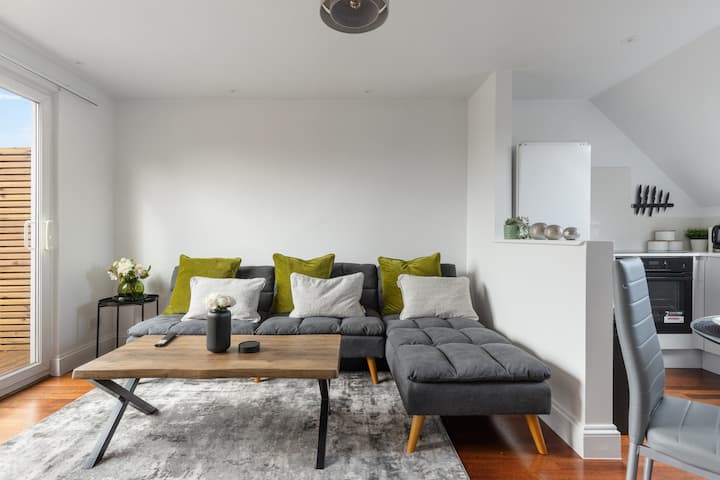 5 Min Heath + Metro | Parking & Terrace! - Londres