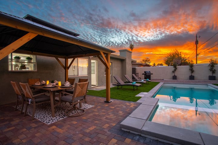 Modern 5-bedroom Playhouse With Pool & Pool Table - North Las Vegas, NV