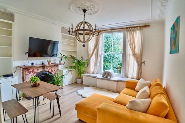 Clapham Charm Retreat With Private Garden - London