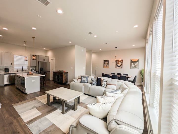 Heights Hideout Near Downtown - Minute Maid Park Houston