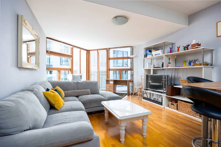 Beautiful 2 Bed Apartment With Roof Terrace - Dublin