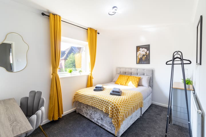 Open Mind Property - 4 Beds 2 Bathrooms & Parking - Portsmouth