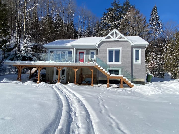 Need To Relax? Lakefront Cottage On Private Road. - Val-des-Monts