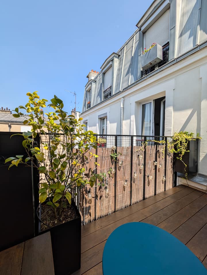Beautiful Terrace In Paris - Paris