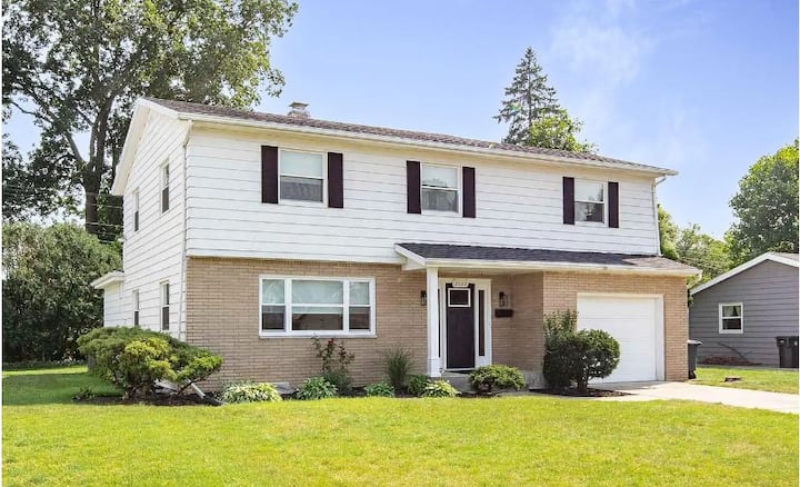 Peachtree Paradise - New Listing Close To Campus! - Notre Dame, IN