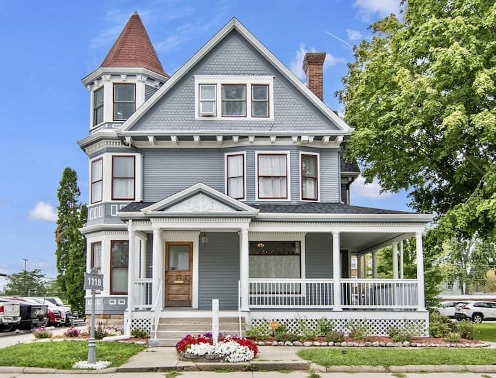 The Audrey | Luxury First Floor - Springfield, IL