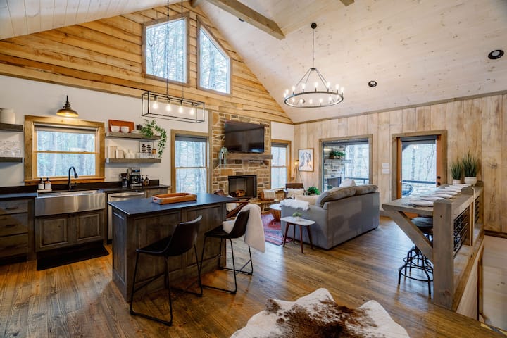 Blue Ridge Cabin | Near Lake & Downtown W/hot-tub! - Blue Ridge, GA