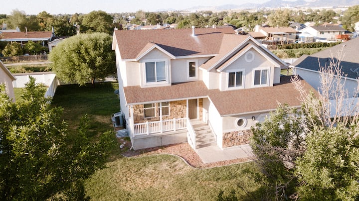 Family Retreat Near Slc Airport 6 Br 3.5 Bath - West Valley City, UT