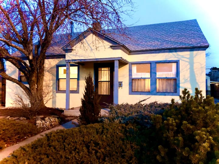 Downtown Bijou Bungalow - Flagstaff, AZ
