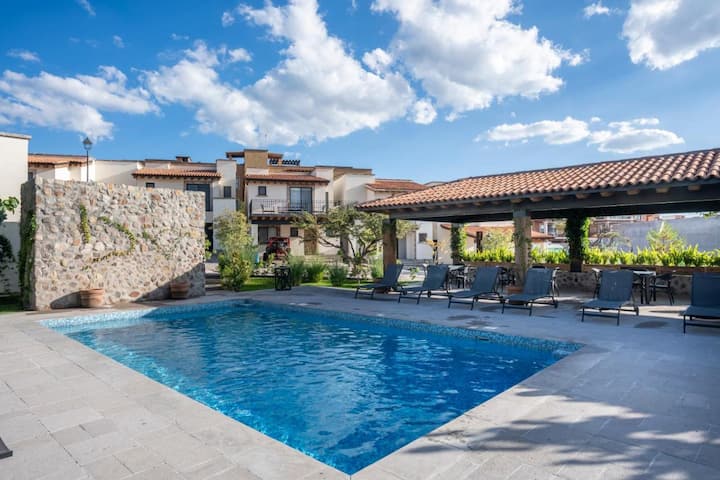 Stylish 3bd 2ba Apt. 2 Pools, Gym, Park & Security - San Miguel de Allende